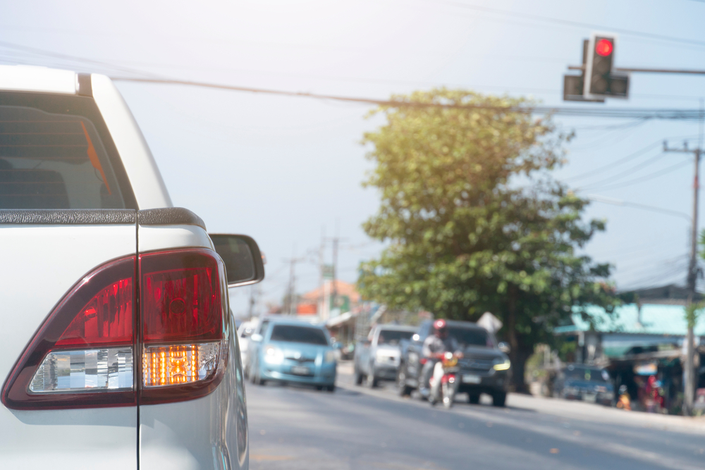 Why Drivers Run Red Lights & the Associated Risks